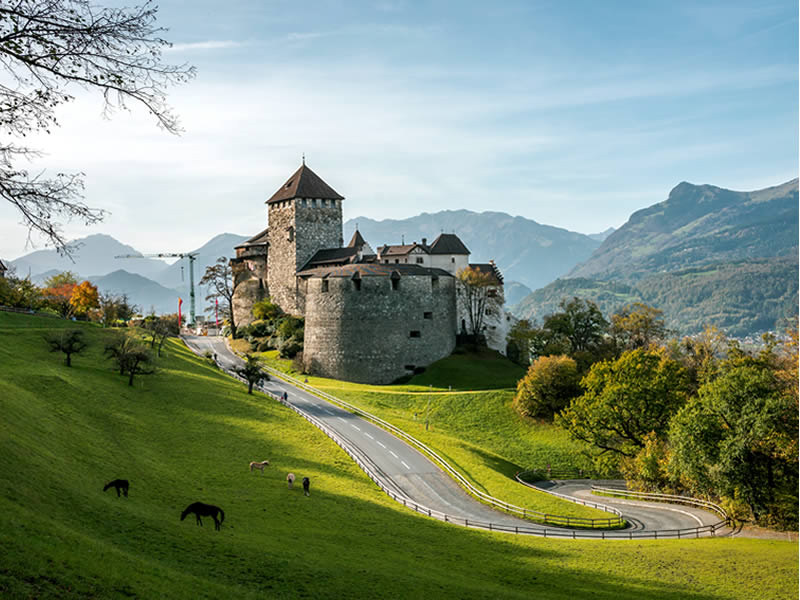 Home - Moliva - Travel & Tours Bootstrap HTML Template